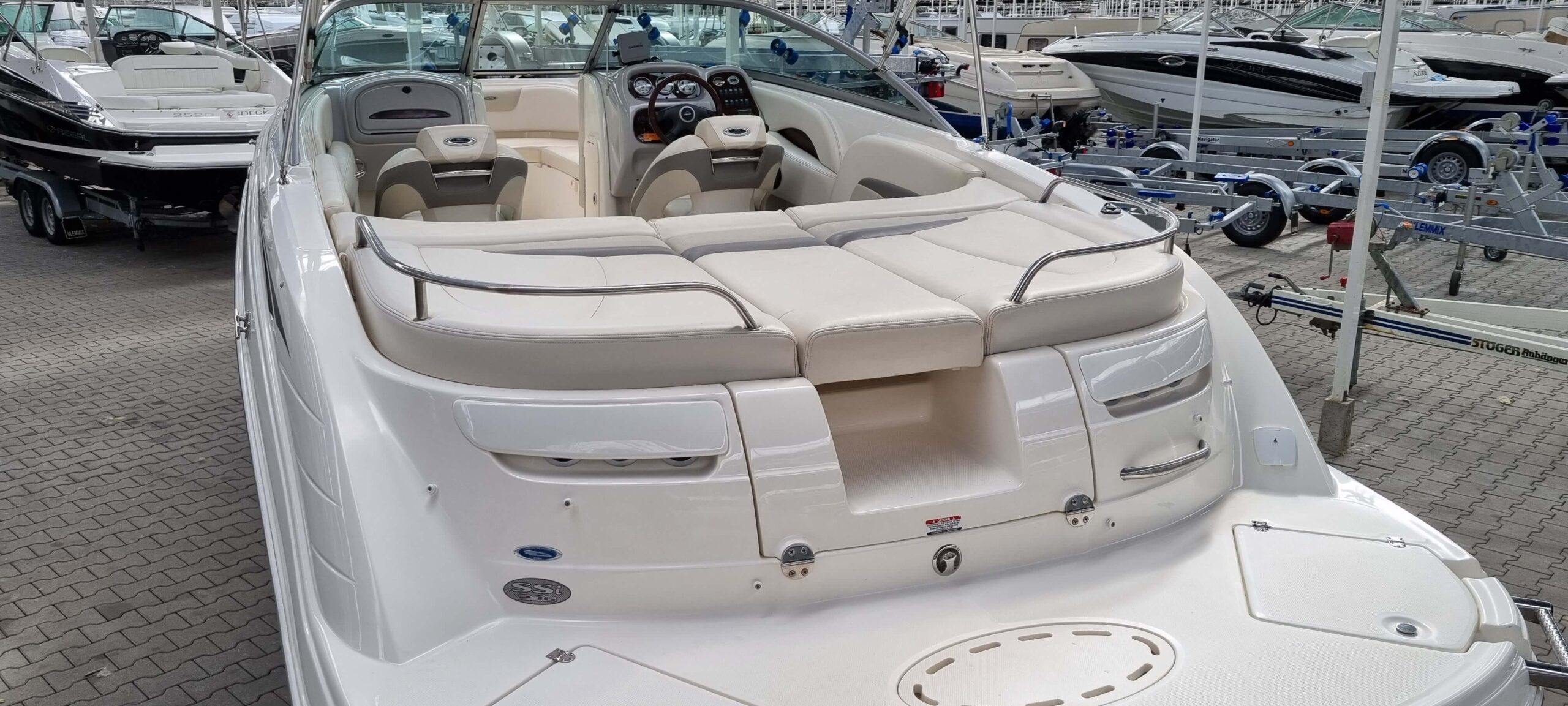 Chaparral 236 SSI | Boatingplaza