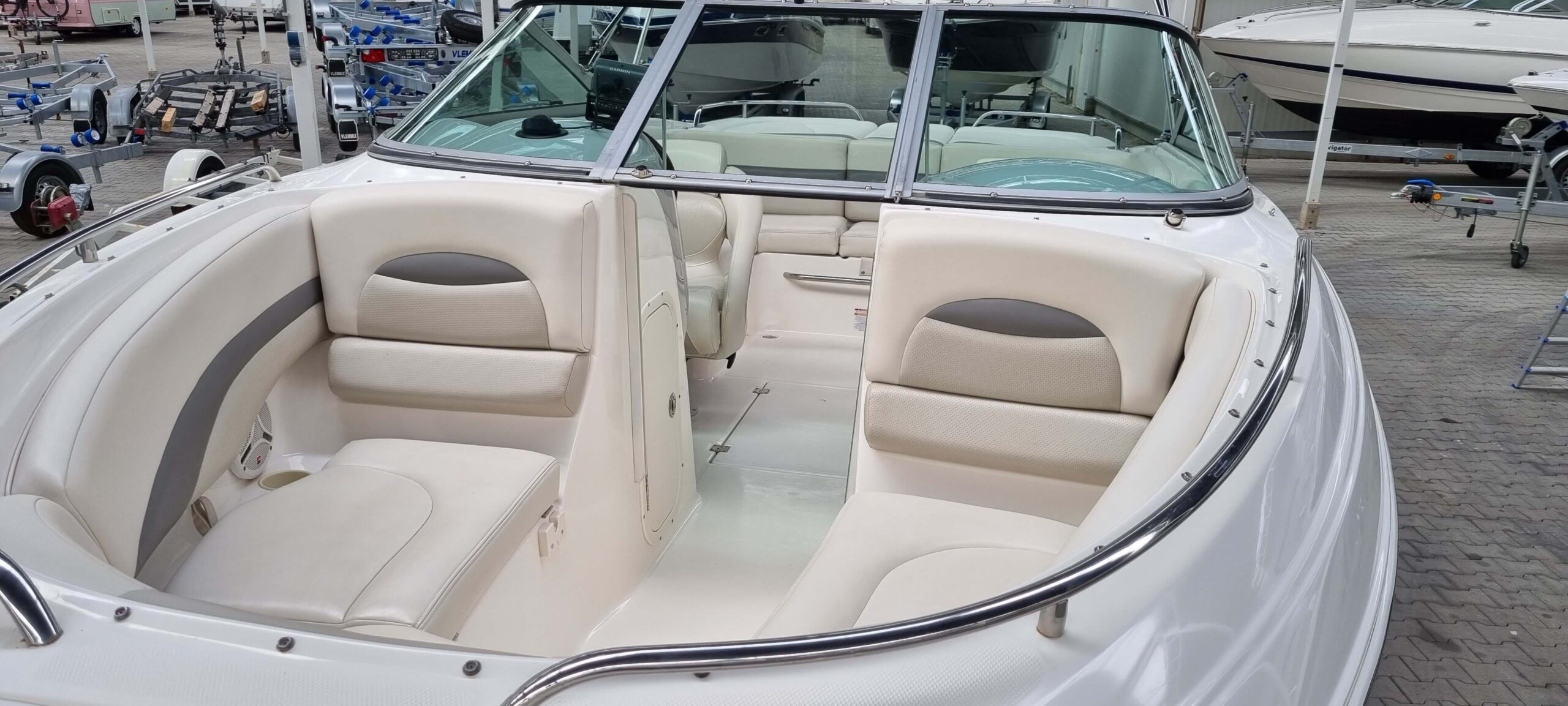 Chaparral 236 SSI | Boatingplaza